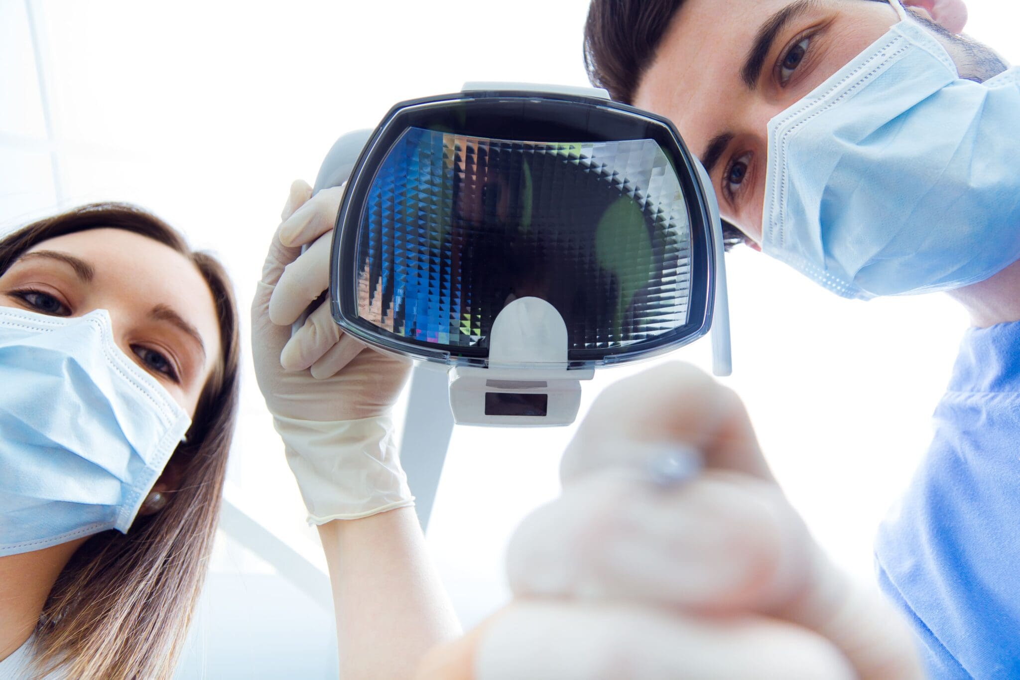 Traditional Cataract Surgery vs. Laser Cataract Surgery: The Difference ...